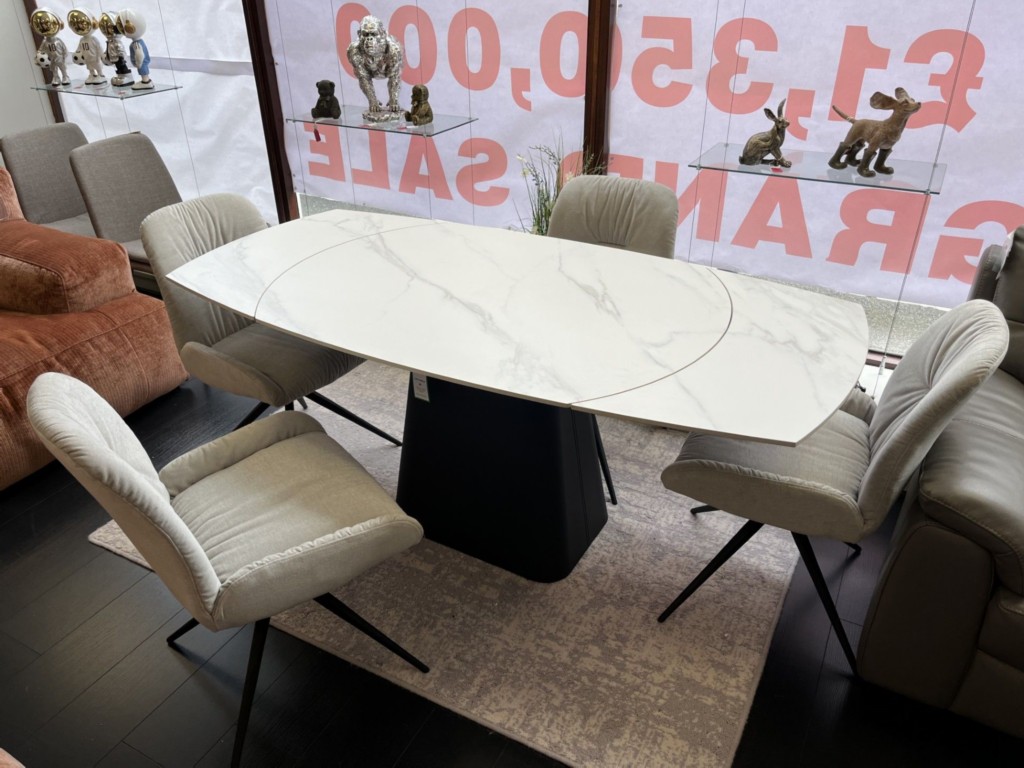 Barrow Clark Cairo Motion Dining Table with 4 Swivel Chairs